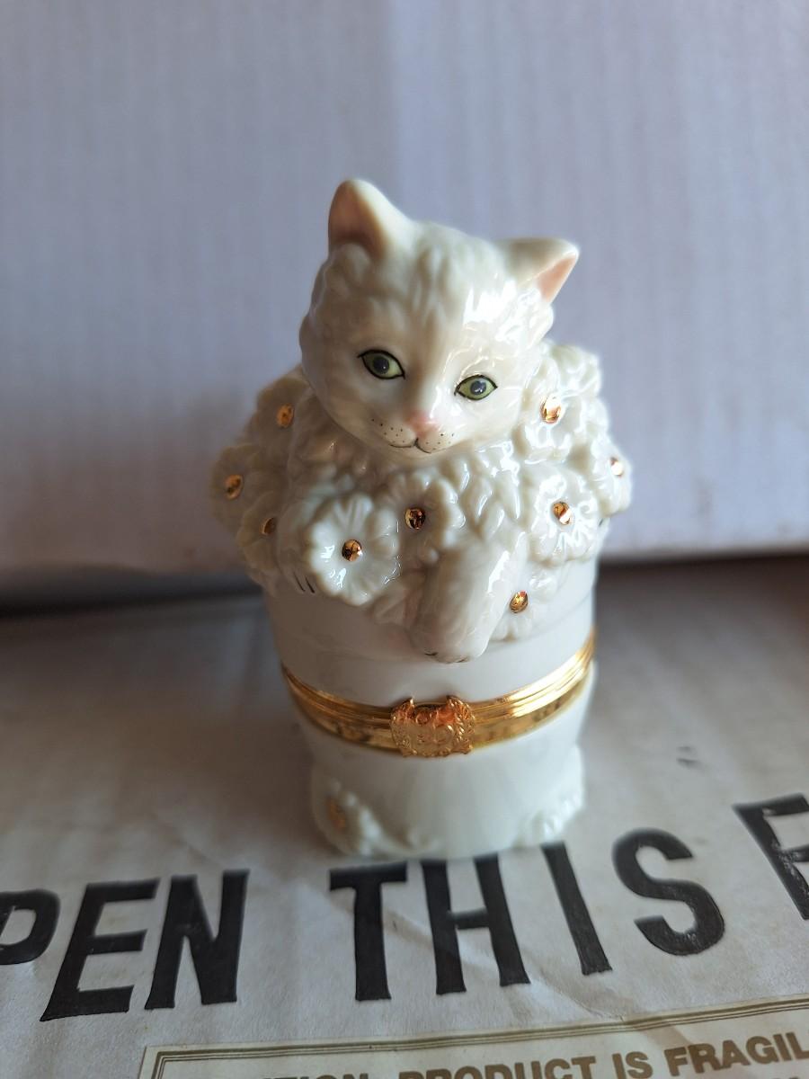 Lenox Cat Trinket Box | EstateSales.org