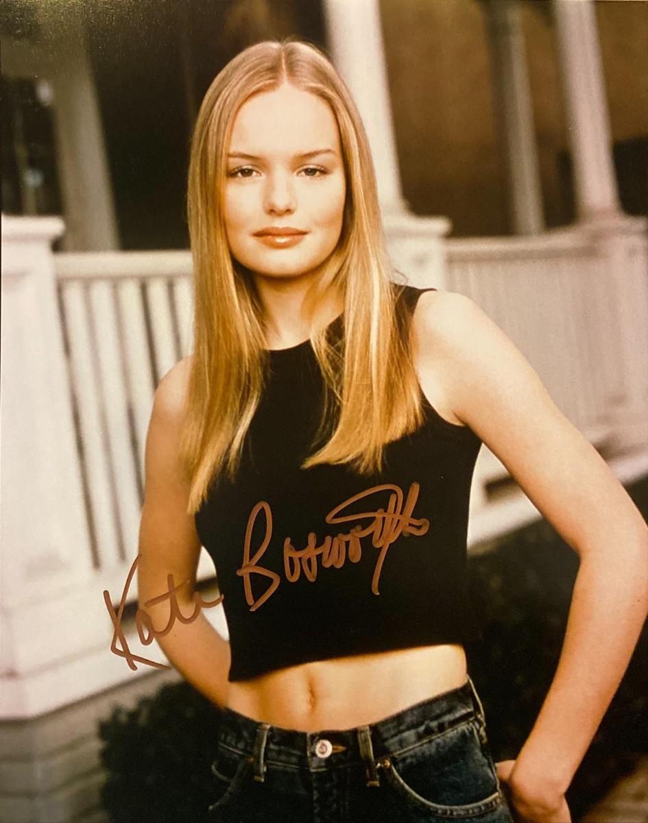 Kate Bosworth signed photo | EstateSales.org