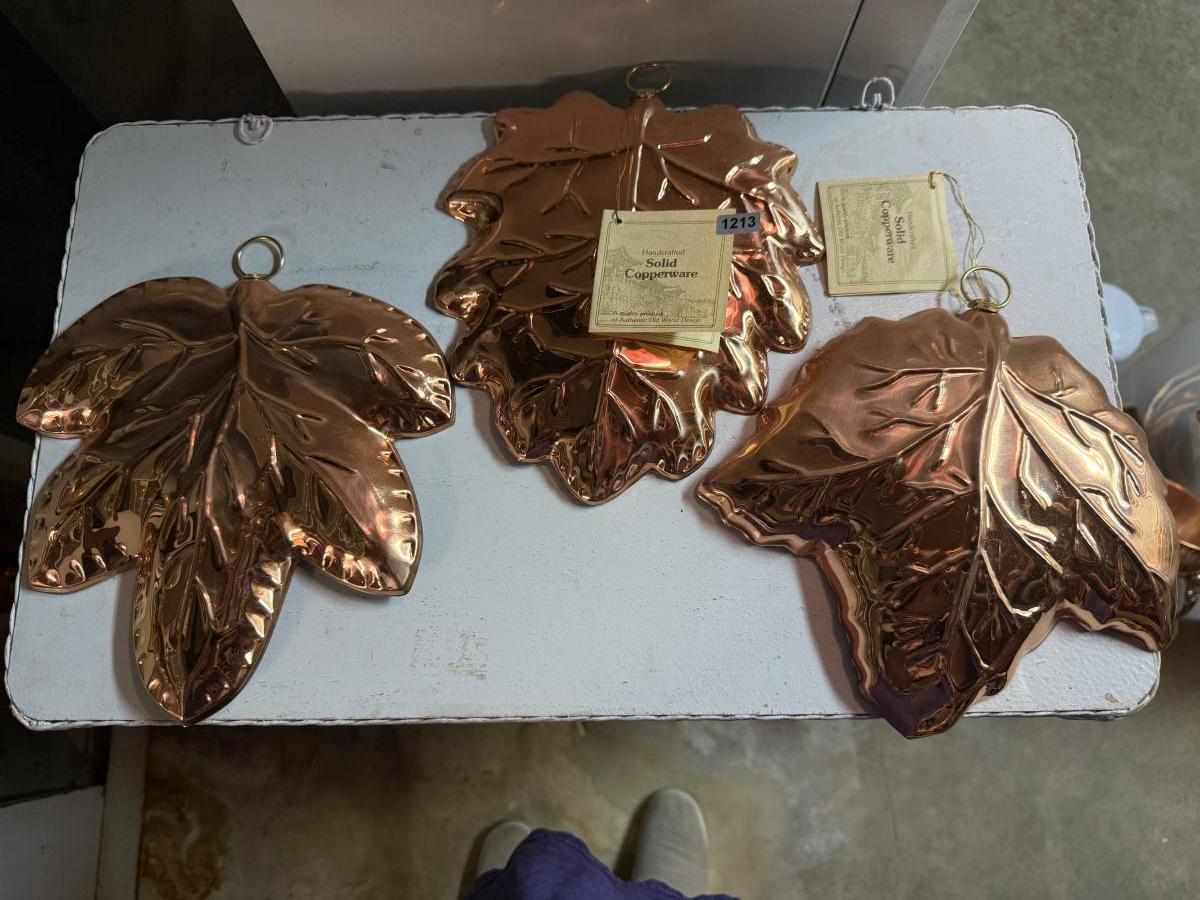 Set of 3 copper leaves | EstateSales.org