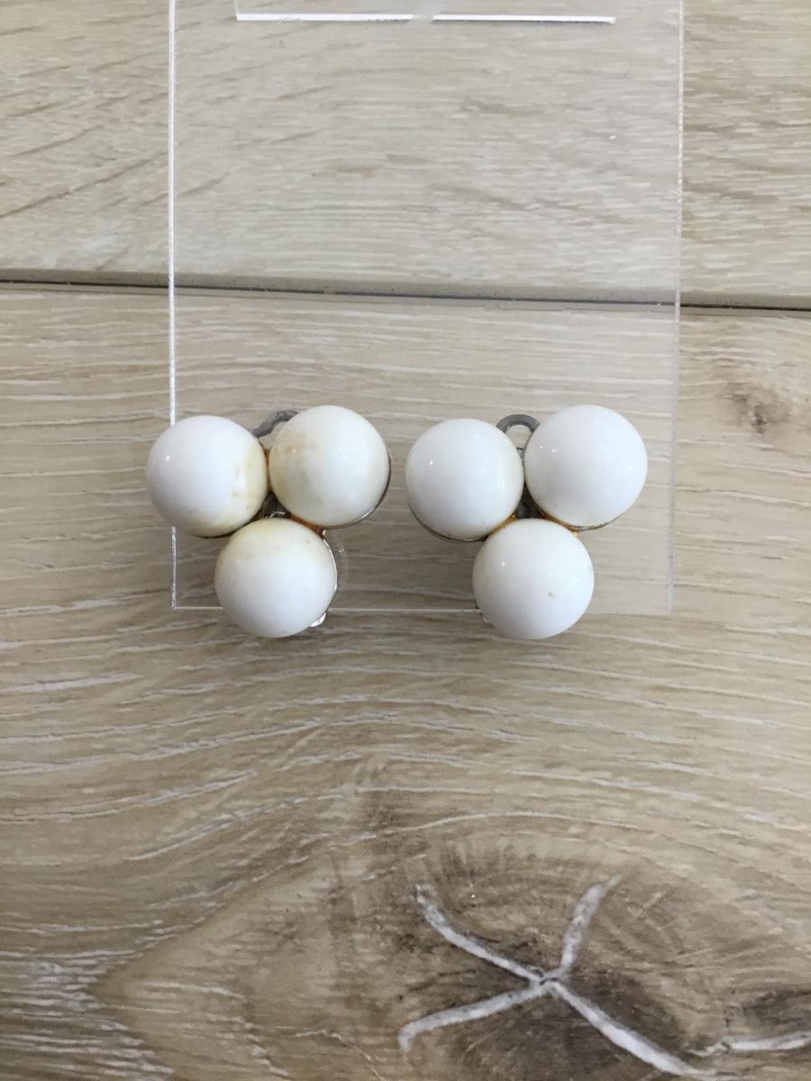 Vintage Charel clip on earrings | EstateSales.org