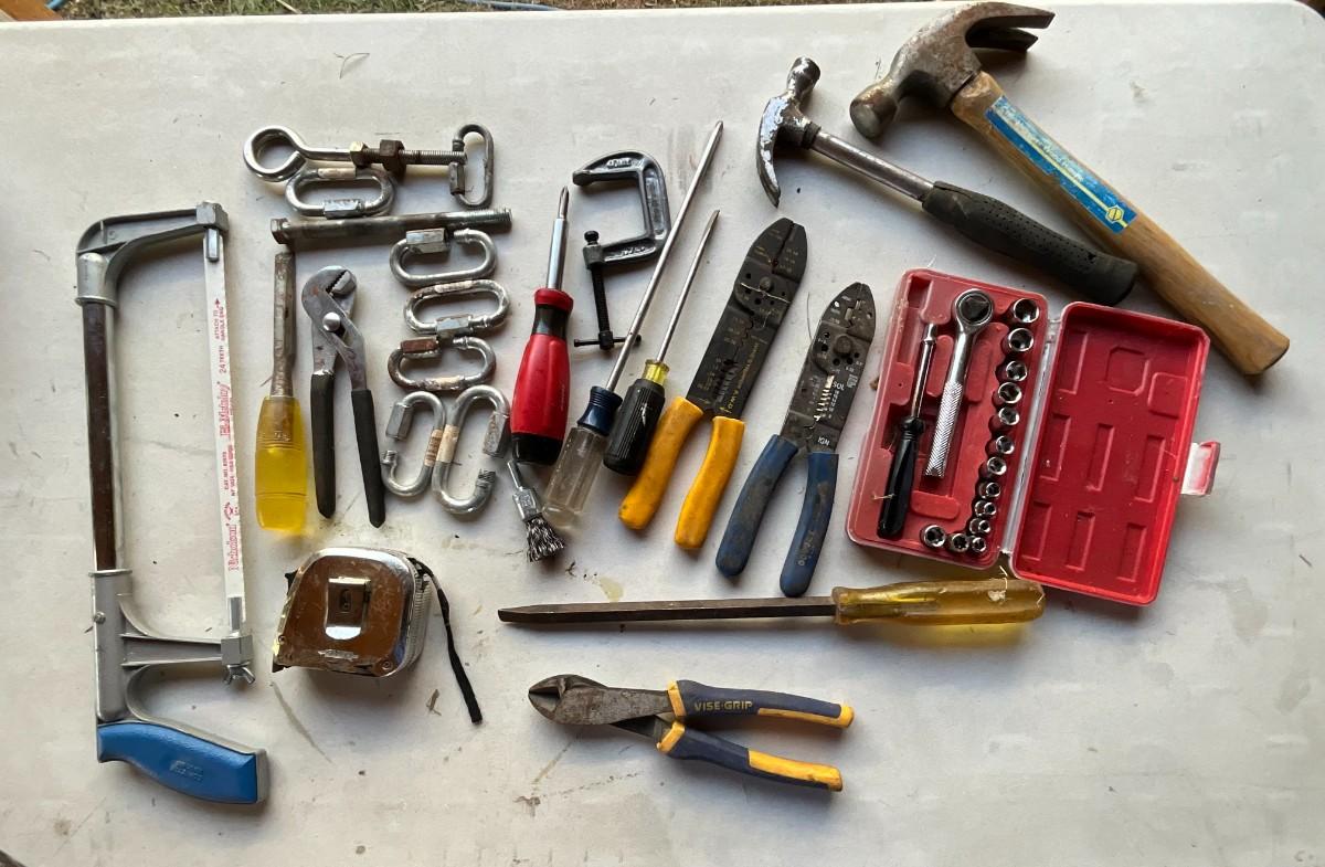 Varity pack of tools | EstateSales.org