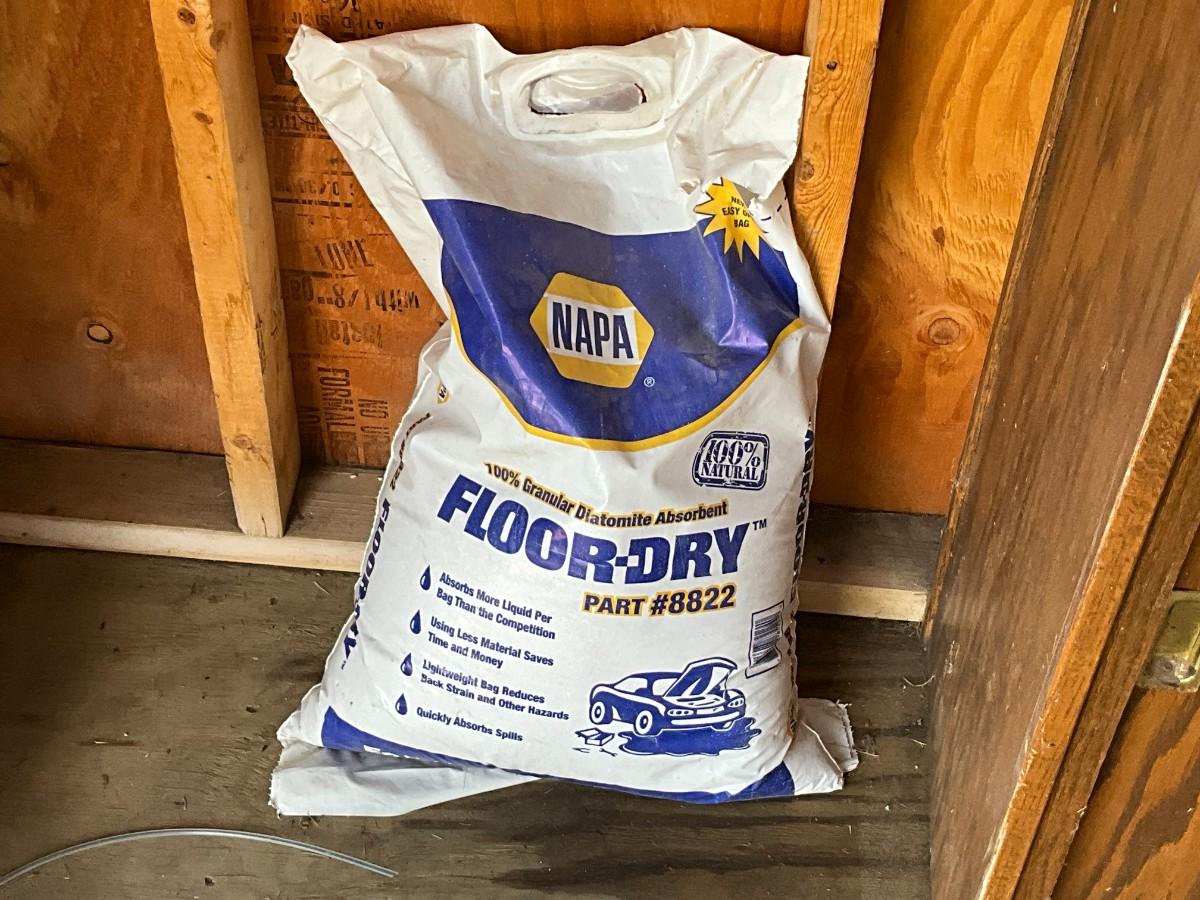 Floor-Dry, large bag | EstateSales.org