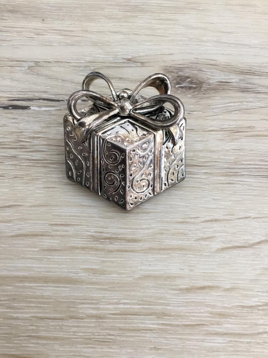 Vintage Best Christmas Gift brooch | EstateSales.org