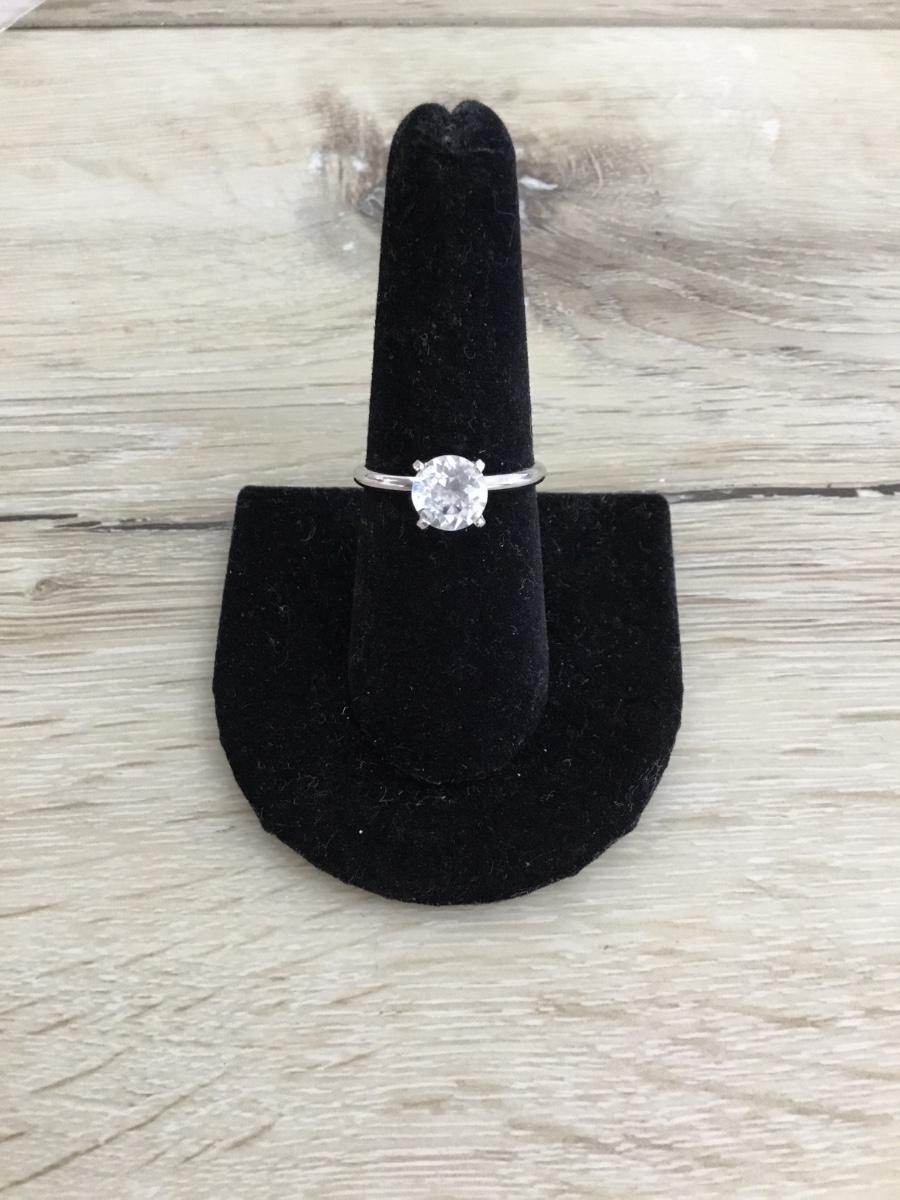 Beautiful classic silver tone faux diamond ring | EstateSales.org