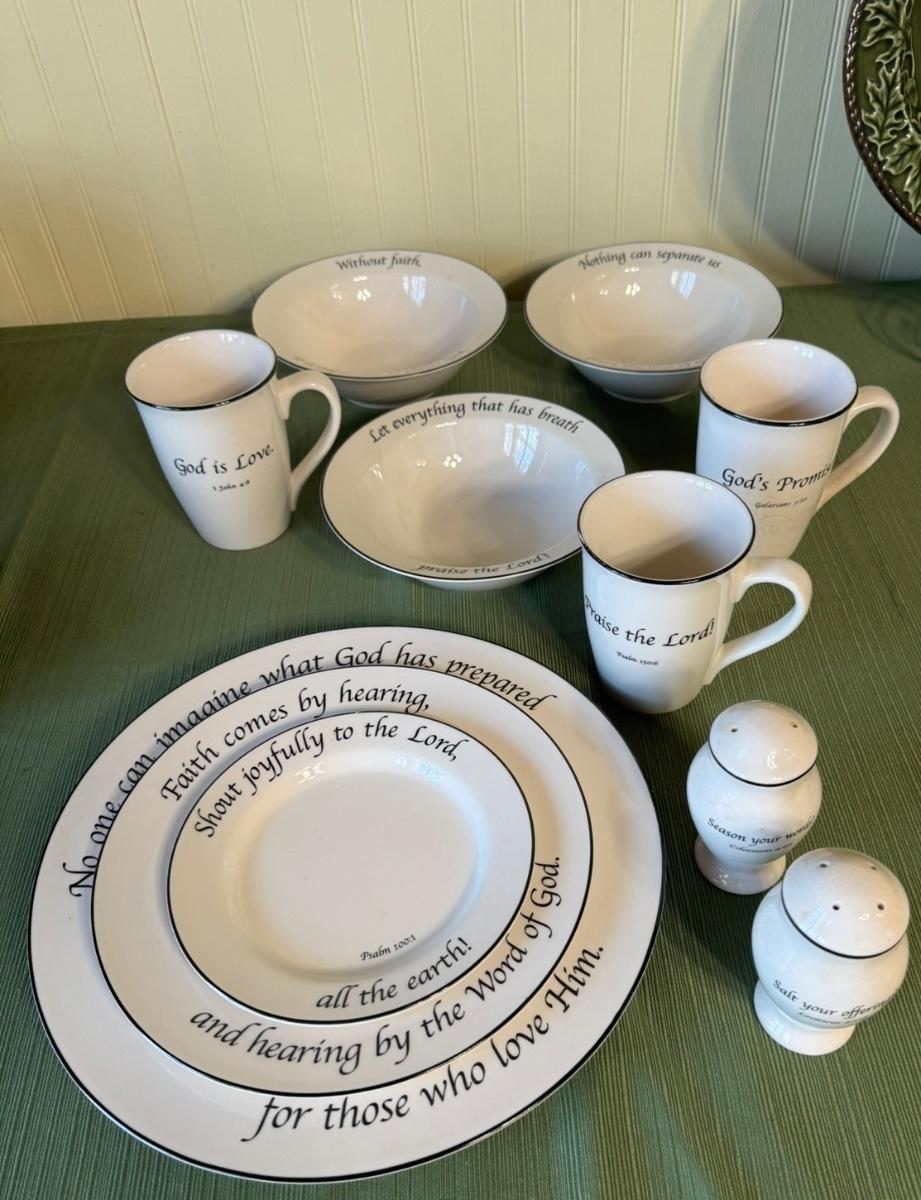 Feed on the Word dinnerware | EstateSales.org