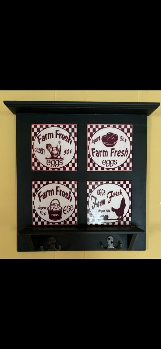 Wooden Farm House Key Holder | EstateSales.org