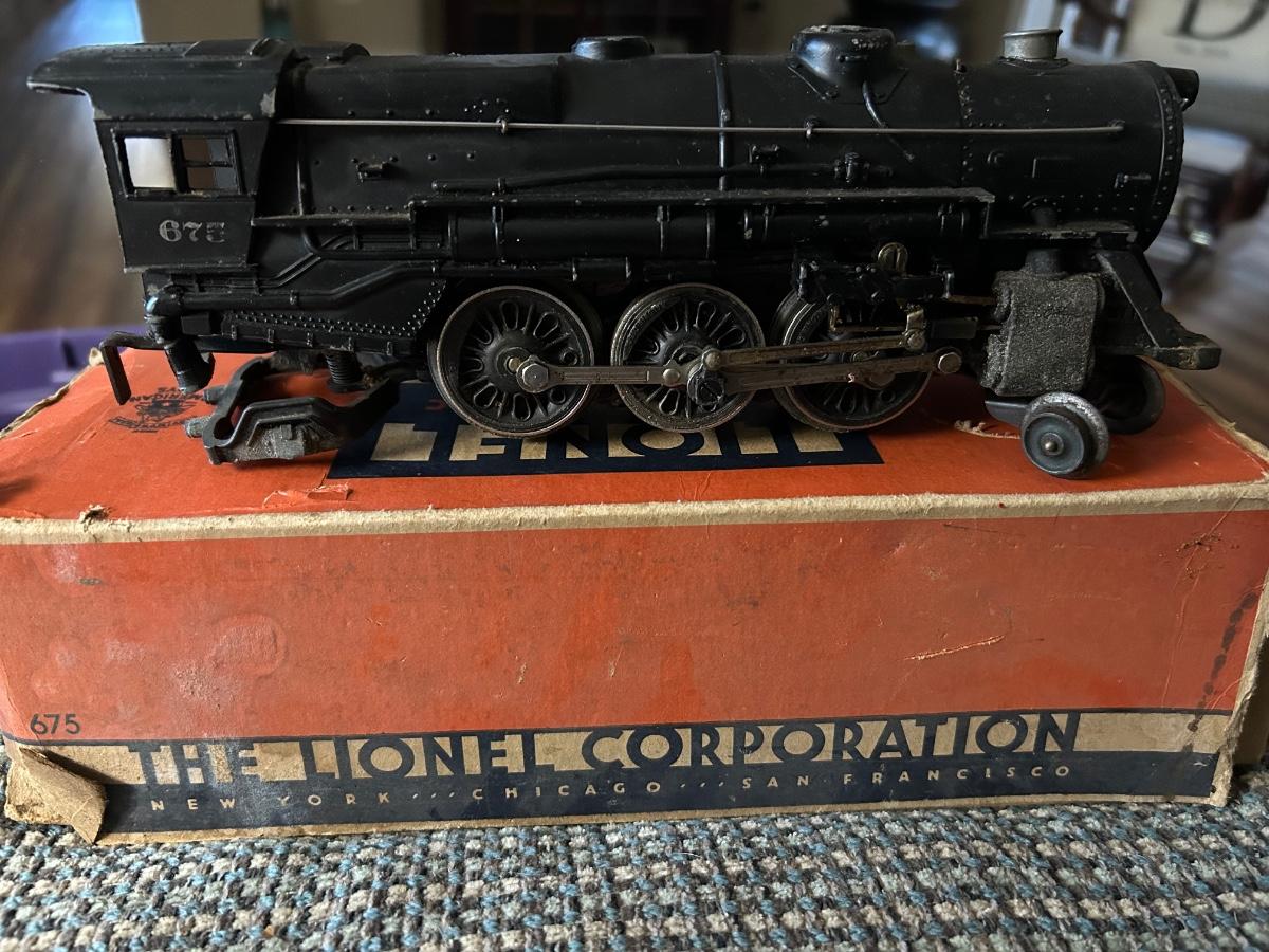 Vintage Lionel No #675 Locomotive train car | EstateSales.org