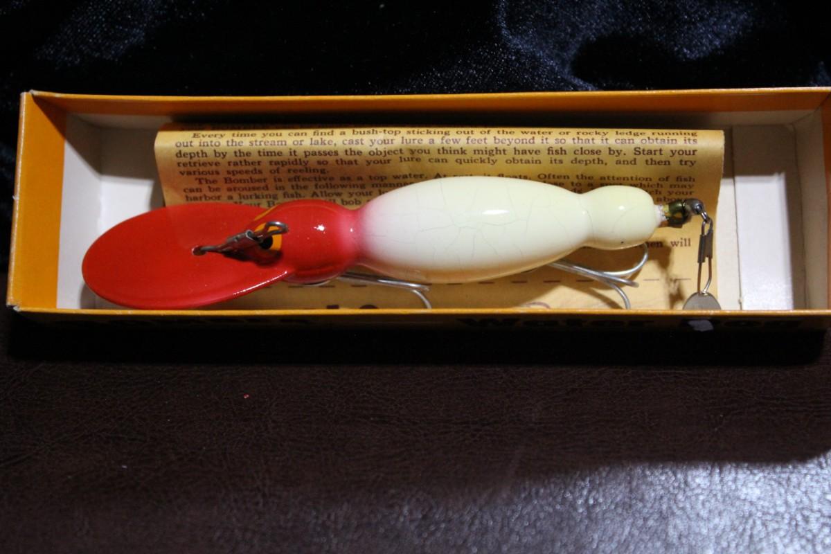Vintage Water Dog Fishing Lure | EstateSales.org