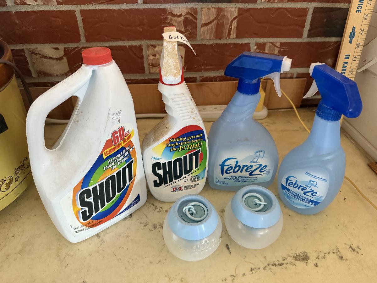 Laundry supplies | EstateSales.org