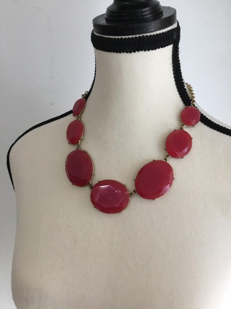 Gold tone gemstone type collar necklace | EstateSales.org
