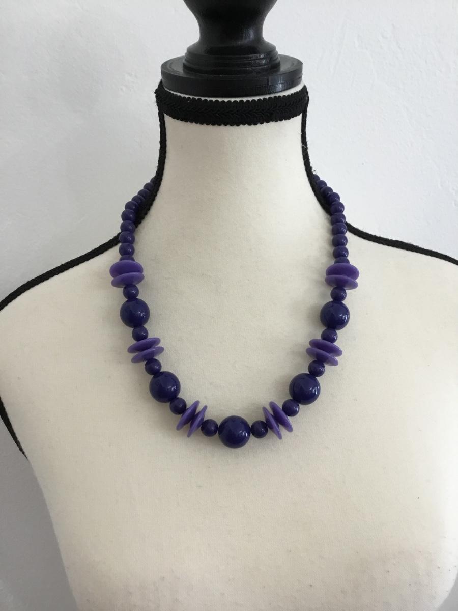 Purple vintage statement collar necklace | EstateSales.org