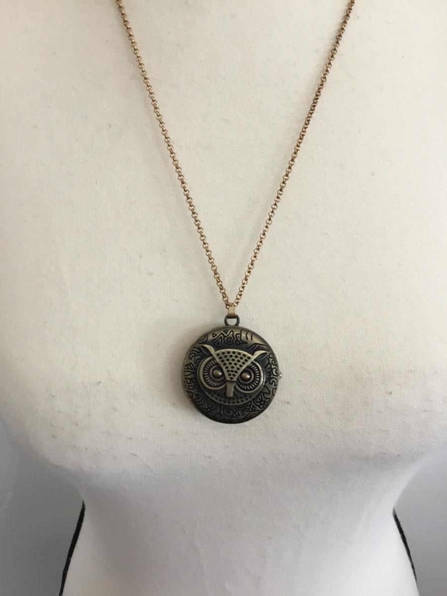 Gold tone owl stopwatch vintage | EstateSales.org
