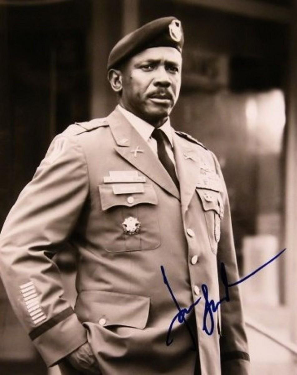 Officer and a Gentlemen Louis Gossett Jr. signed portrait photo ...