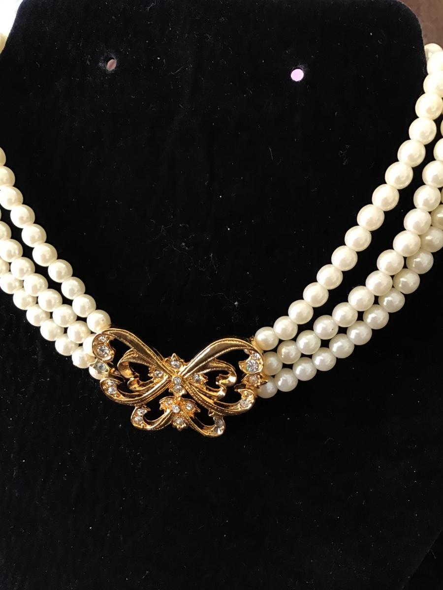 3 Strand Butterfly collar Necklace | EstateSales.org