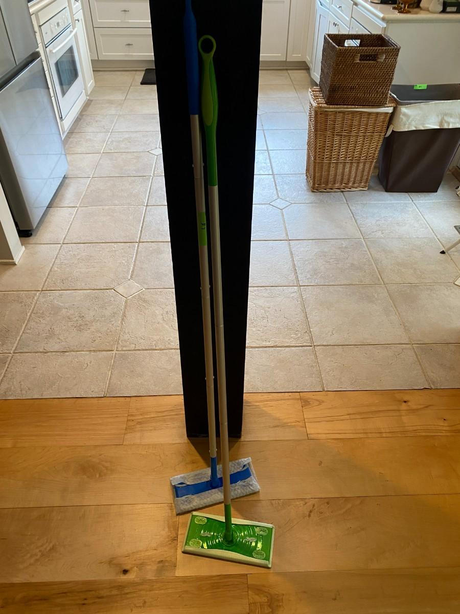 Swifter Set | EstateSales.org