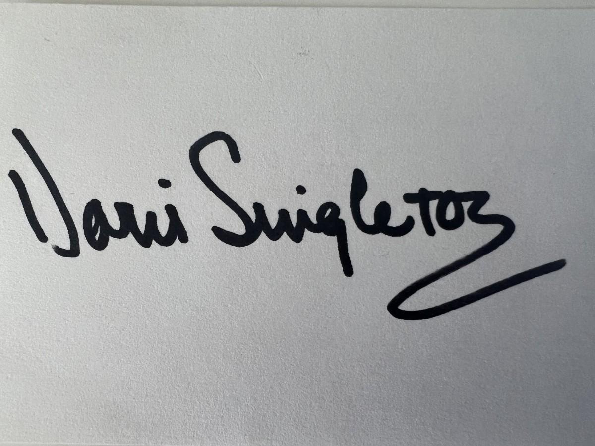 Doris Singleton original signature | EstateSales.org