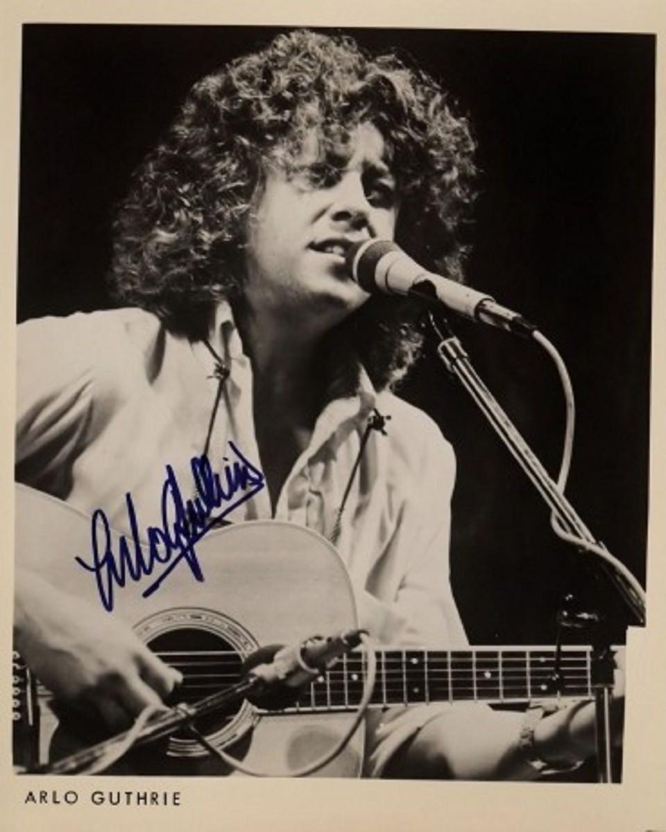 Arlo Guthrie signed promo photo | EstateSales.org