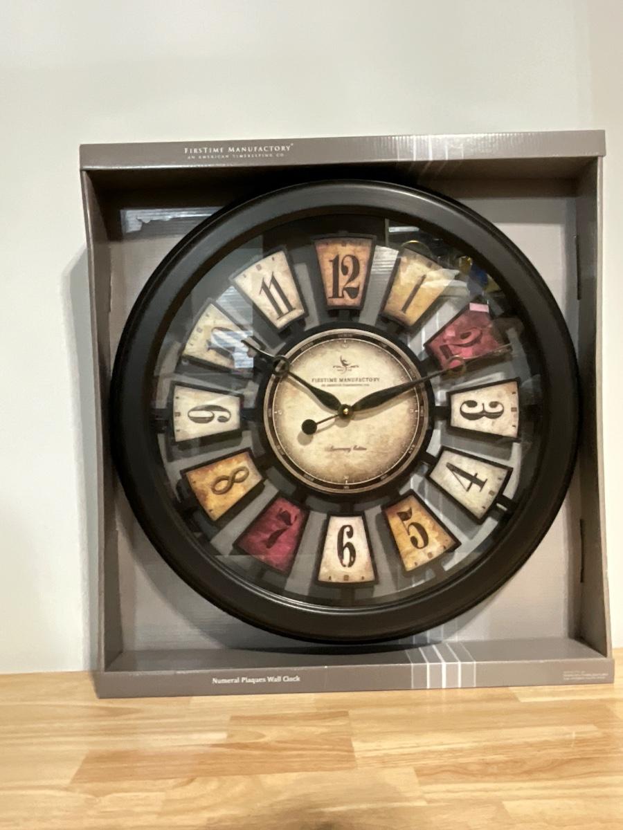 NEW in BOX Clock | EstateSales.org