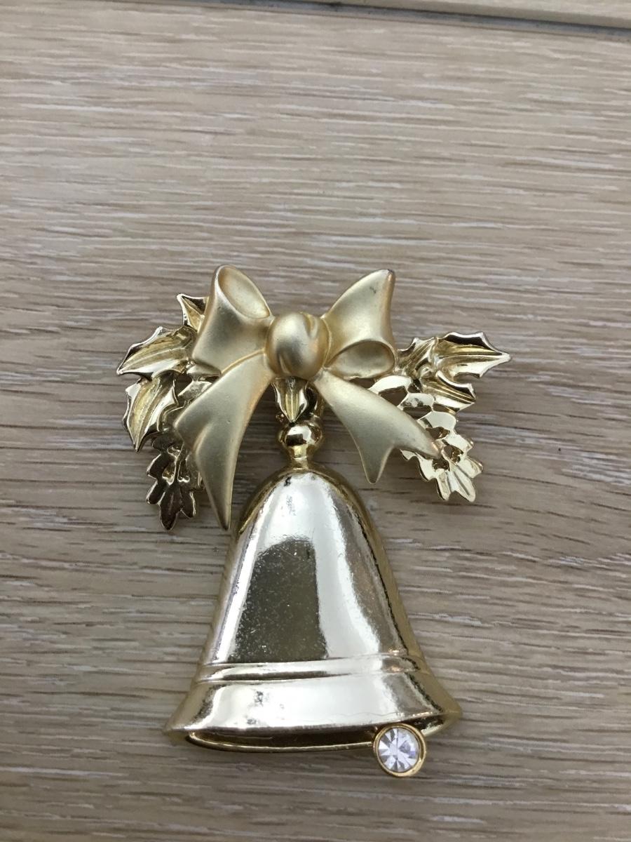Gold tone bell pin vintage | EstateSales.org