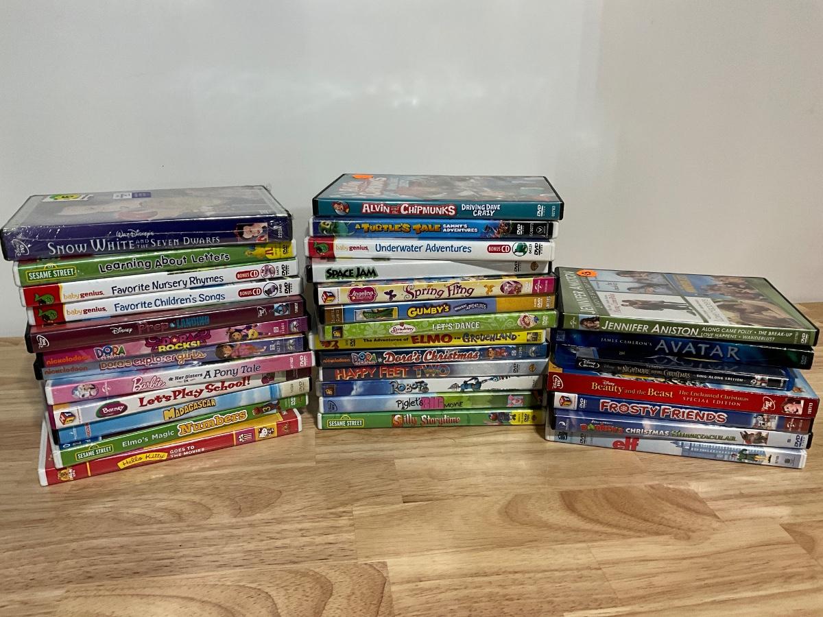 Children's DVD Lot | EstateSales.org