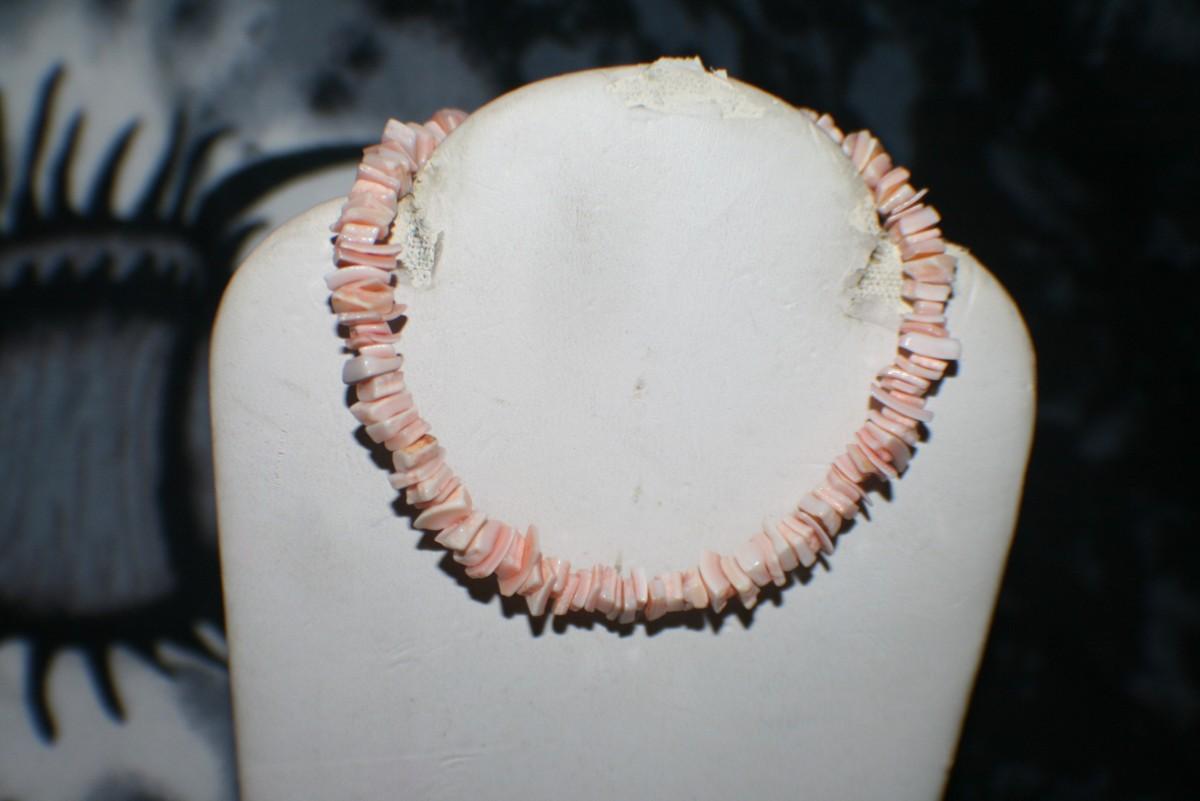 Pink Shell Bracelet | EstateSales.org