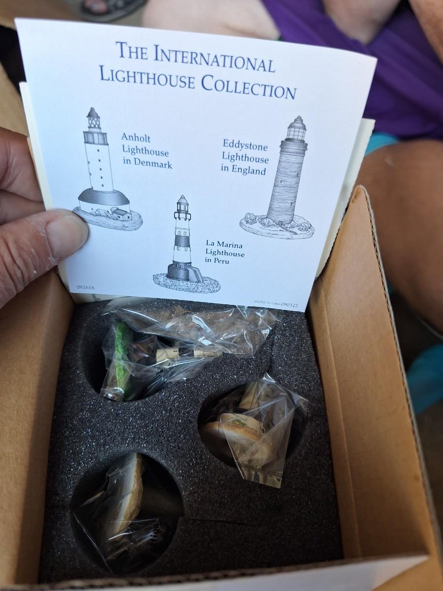 Lighthouse set#4 | EstateSales.org