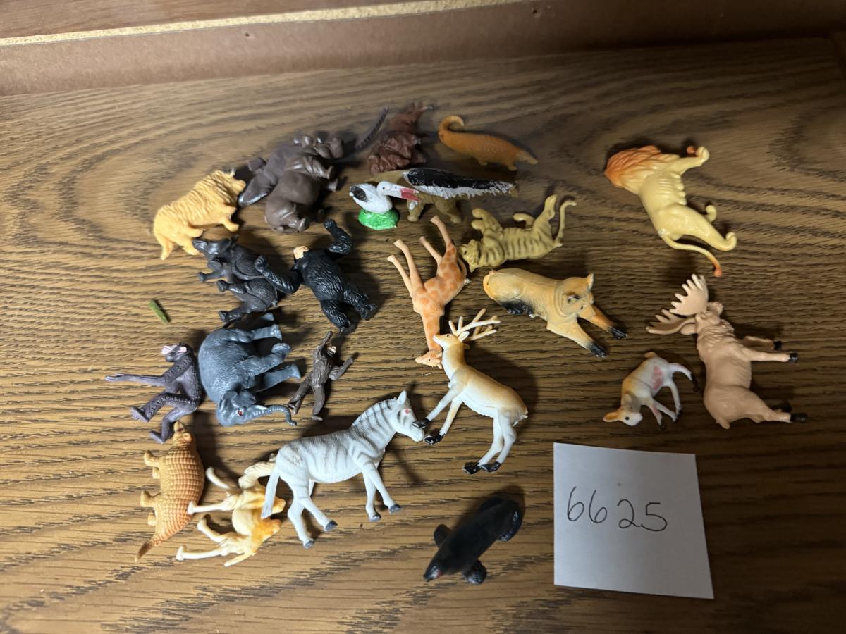 Bag of animals | EstateSales.org