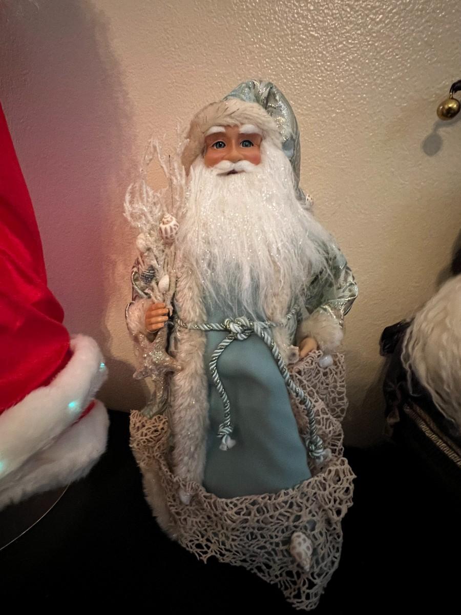 Ocean Themed Santa | EstateSales.org