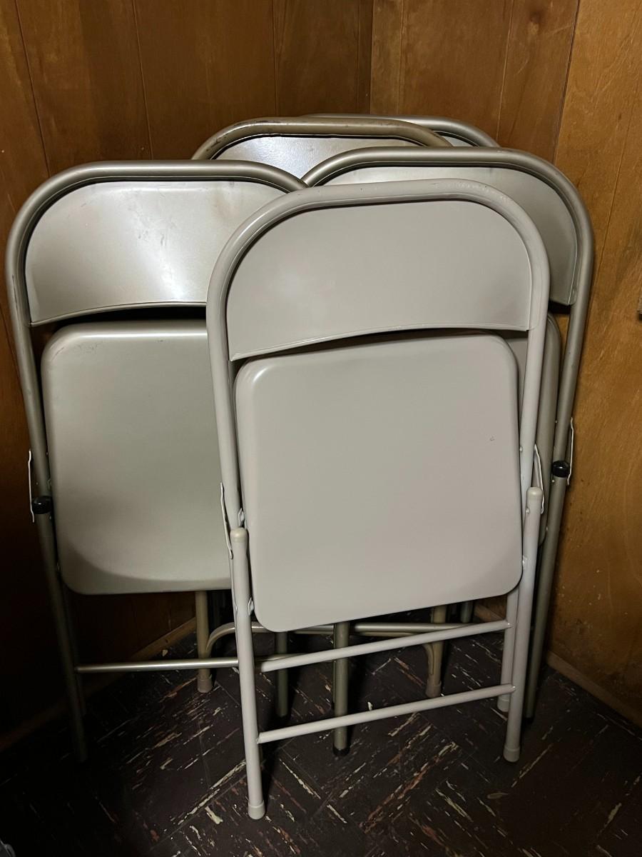 Metal Folding Chairs | EstateSales.org