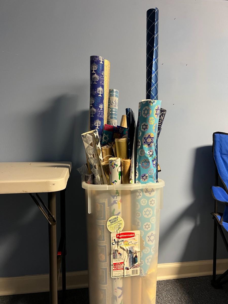 Wrapping Paper Lot | EstateSales.org
