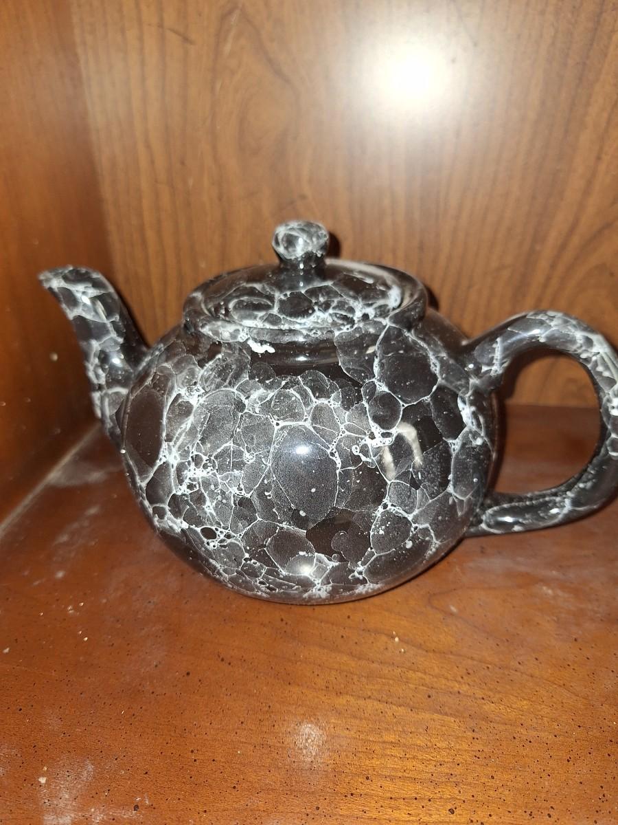 Porcelain "Marble" Teapot | EstateSales.org