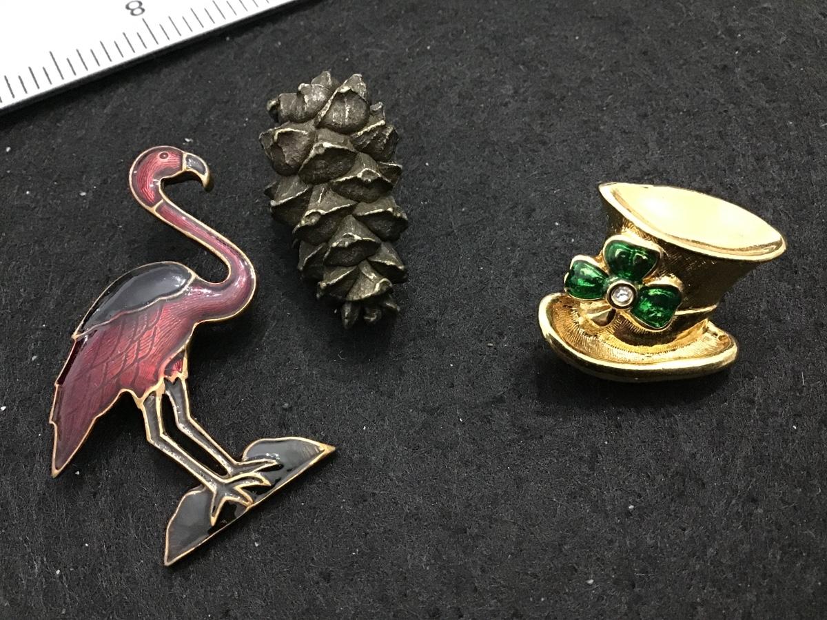Vintage Marked Collectable Pins | EstateSales.org