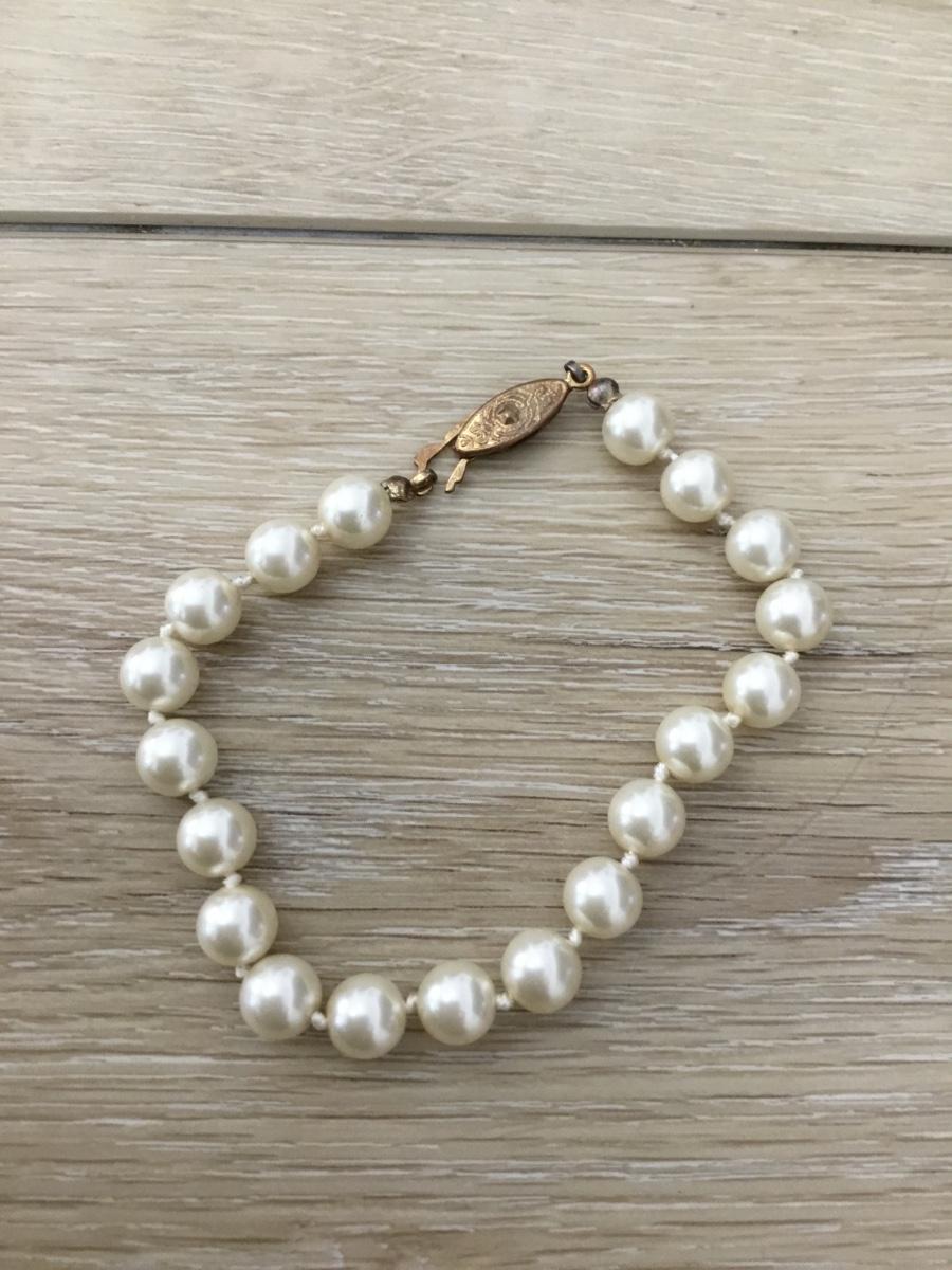 Vintage beaded bracelet | EstateSales.org