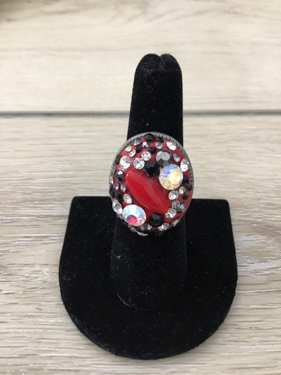 Adjustable ring statement red | EstateSales.org