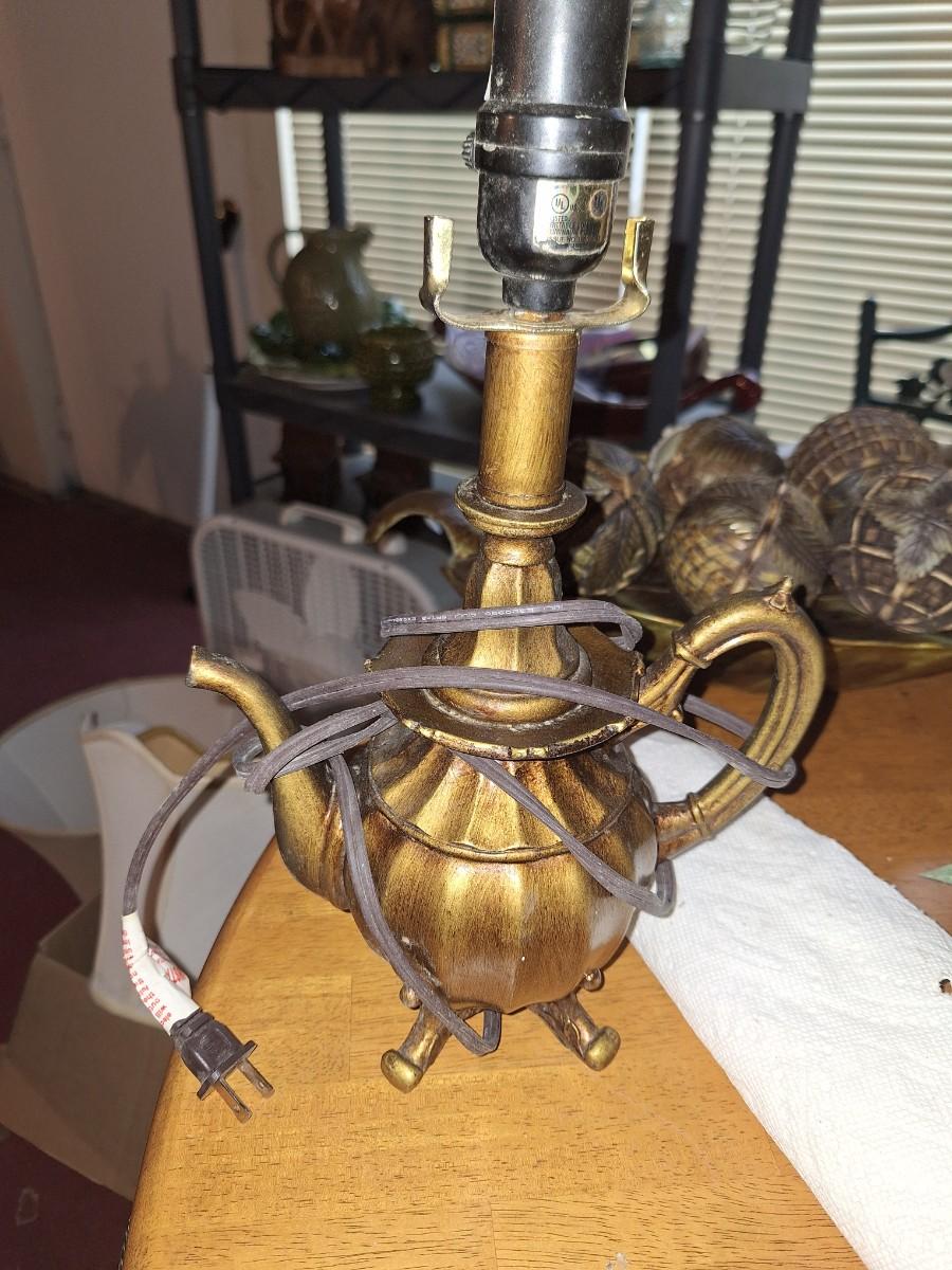 Teapot Lamp | EstateSales.org
