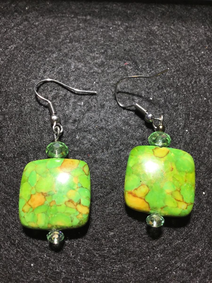 Green turquoise type howlite type stone fashion earrings | EstateSales.org