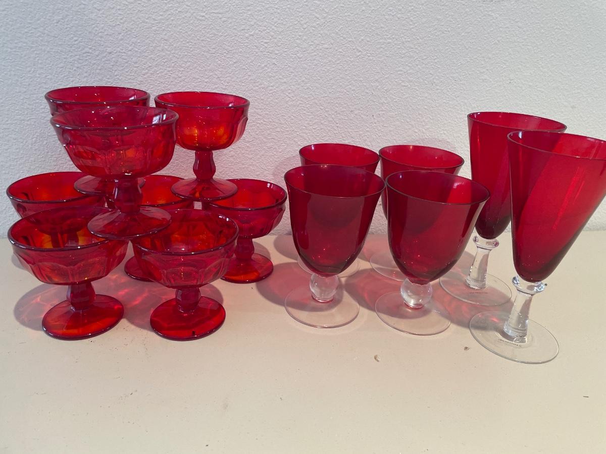 Red glass sundae dishes and glasses | EstateSales.org