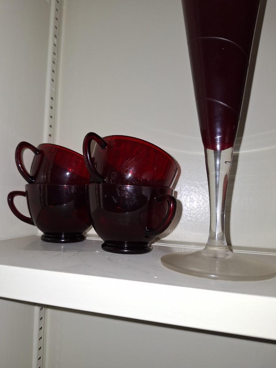 4 Ruby Red Coffee Cups | EstateSales.org