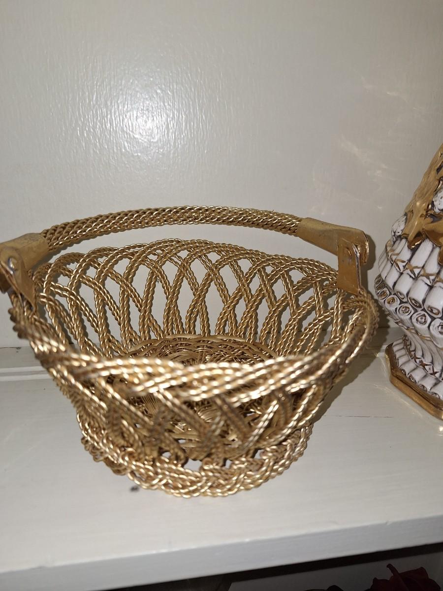 Gold Basket | EstateSales.org
