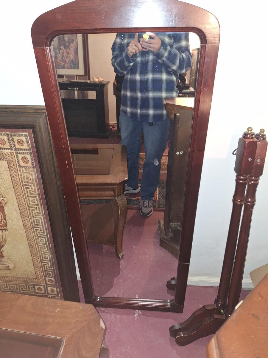 Changing Mirror | EstateSales.org