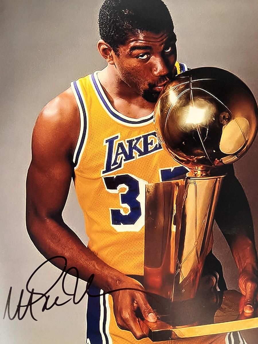 LA Lakers Magic Johnson signed photo | EstateSales.org
