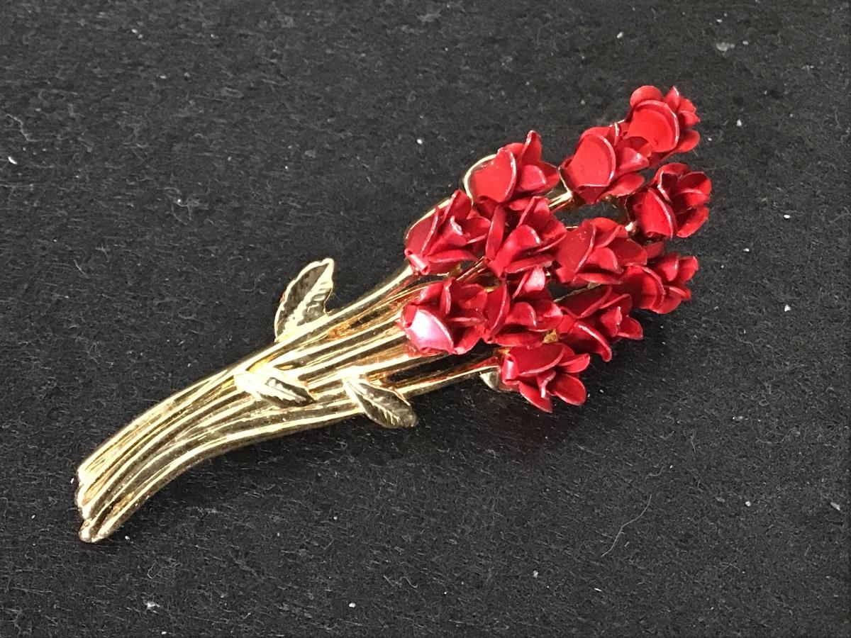 Rose pin | EstateSales.org