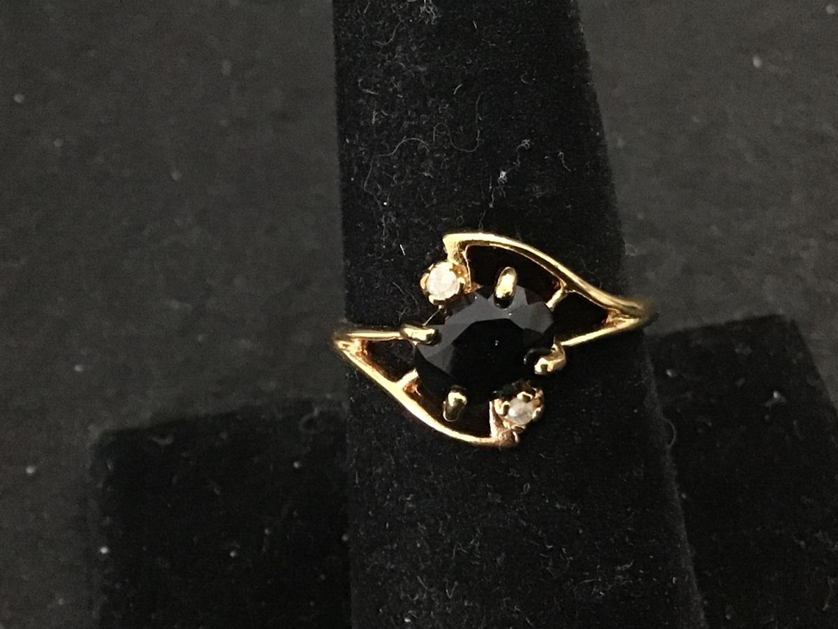 Lind. Gold plated Size 5.5 | EstateSales.org