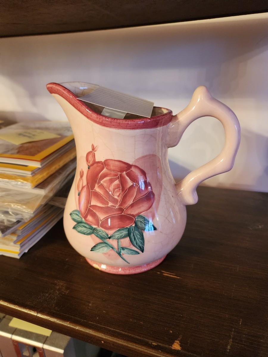 Pink rose pitcher | EstateSales.org