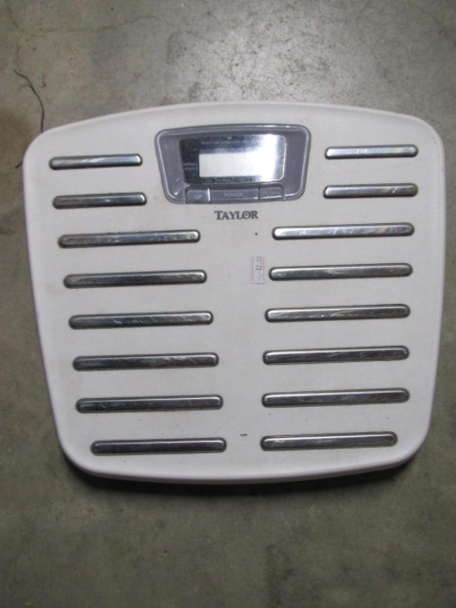 Vintage Taylor Scale | EstateSales.org