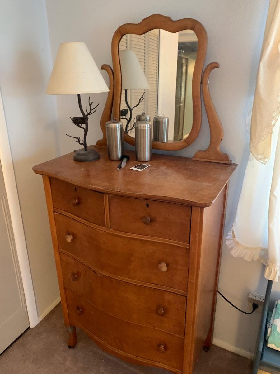 Oak 2 Over 3 Furniture w/ Mirror | EstateSales.org