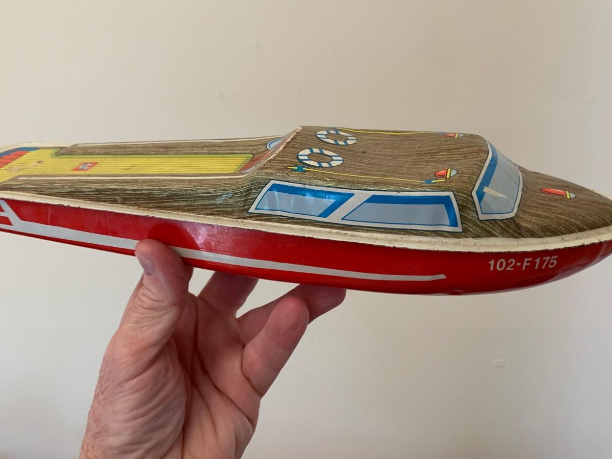 Tin Toy Boats | EstateSales.org