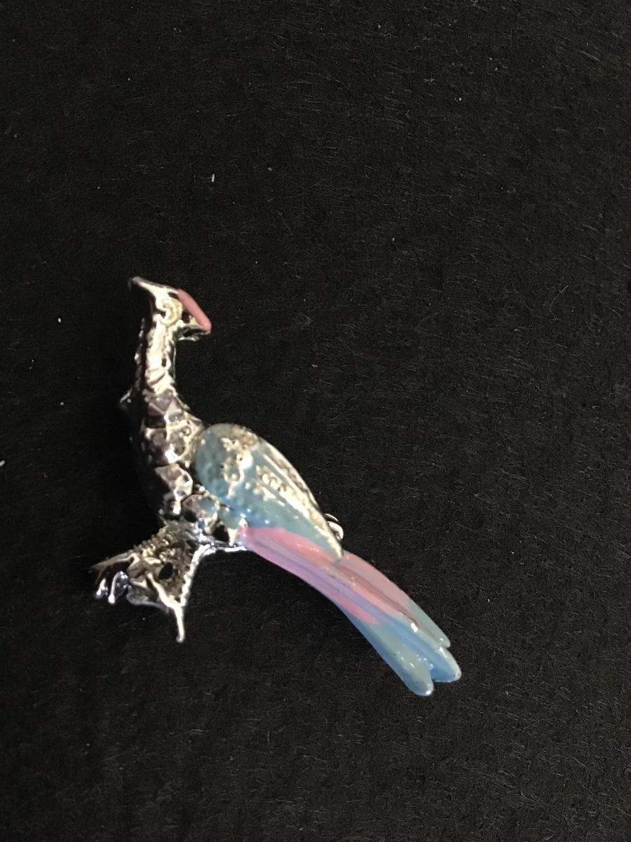 Vintage Road Runner Pin | EstateSales.org