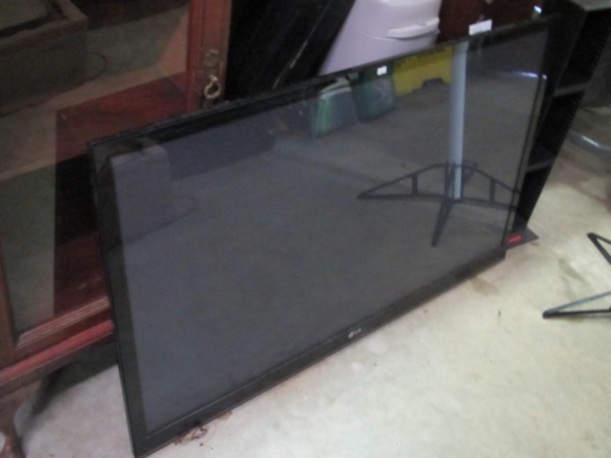 50" LG Flat Screen TV | EstateSales.org