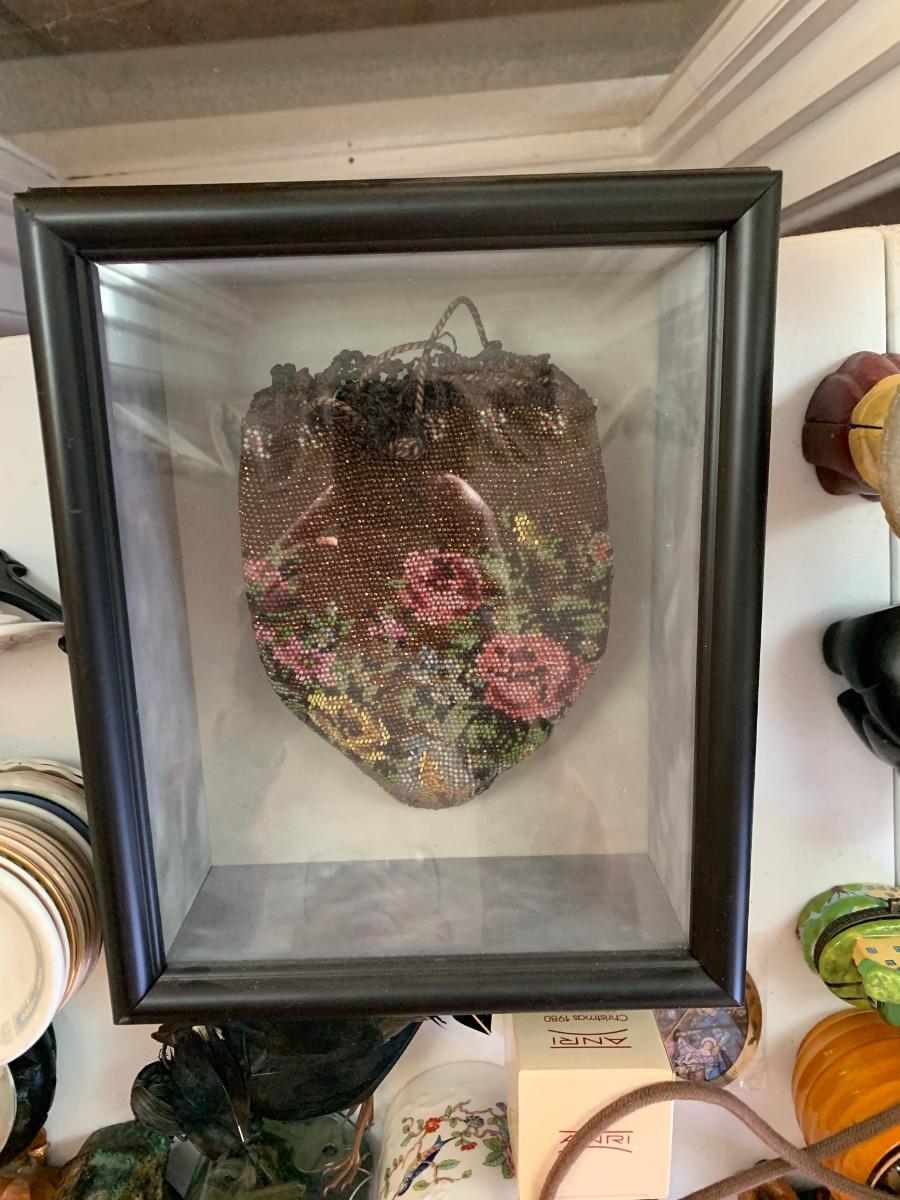 Beaded Purse | EstateSales.org